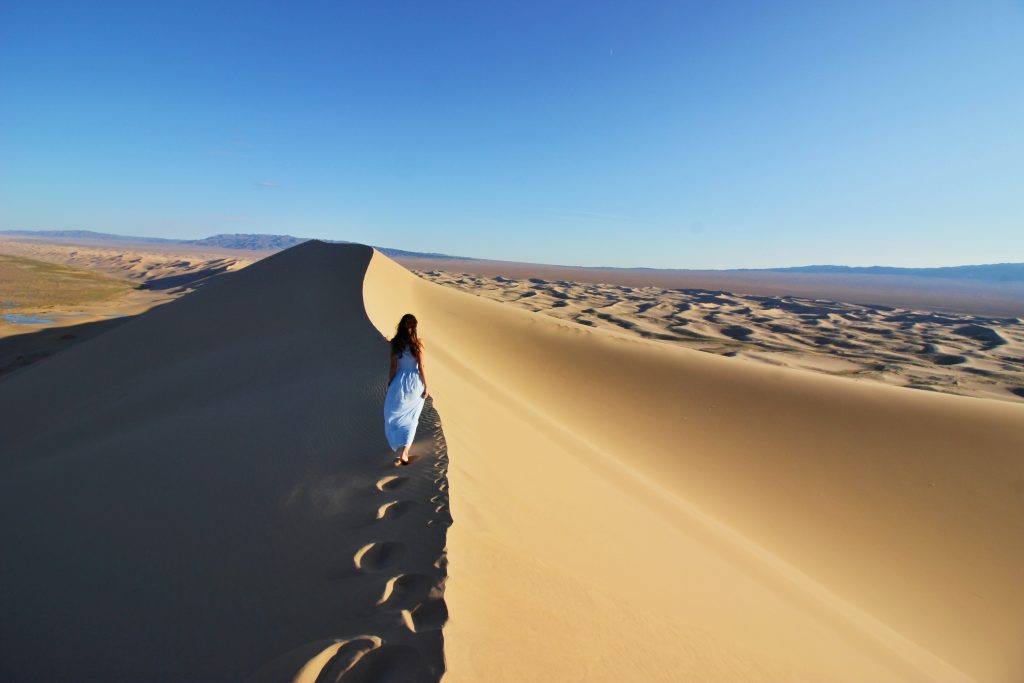 Budget Gobi desert tour travel guide - Tom & Anet Wanderers